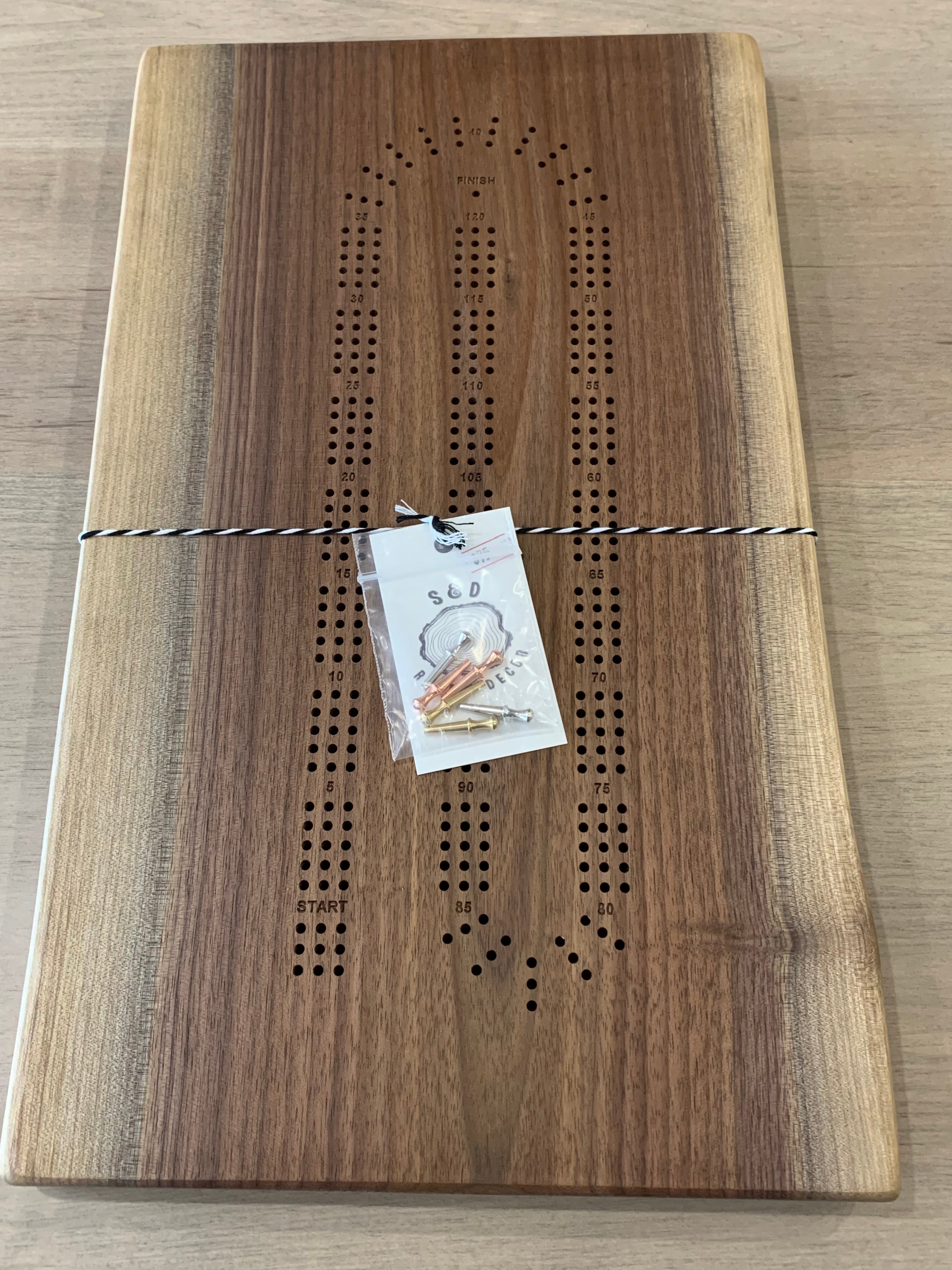 Black Walnut Cribbage Board – S & D Rustic Decor